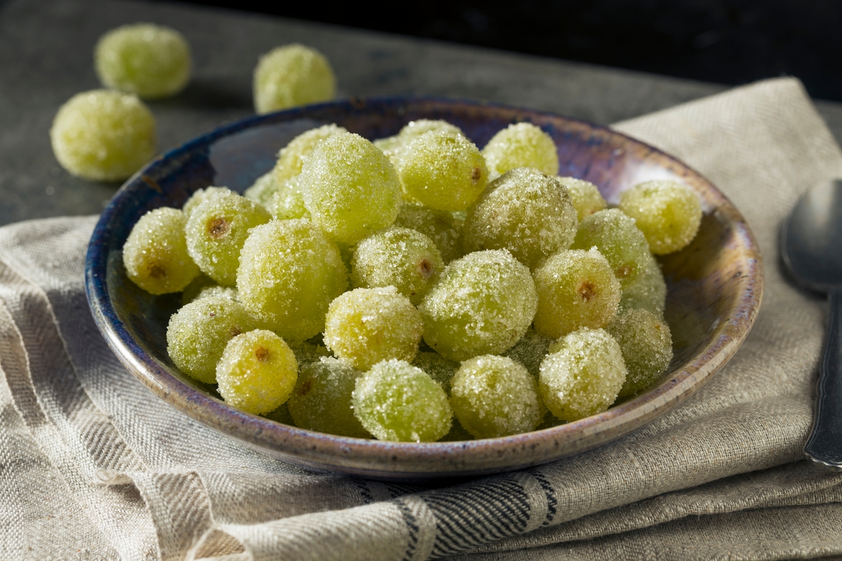 Snack refrescante para Nochevieja: uvas congeladas con azúcar y limón ...