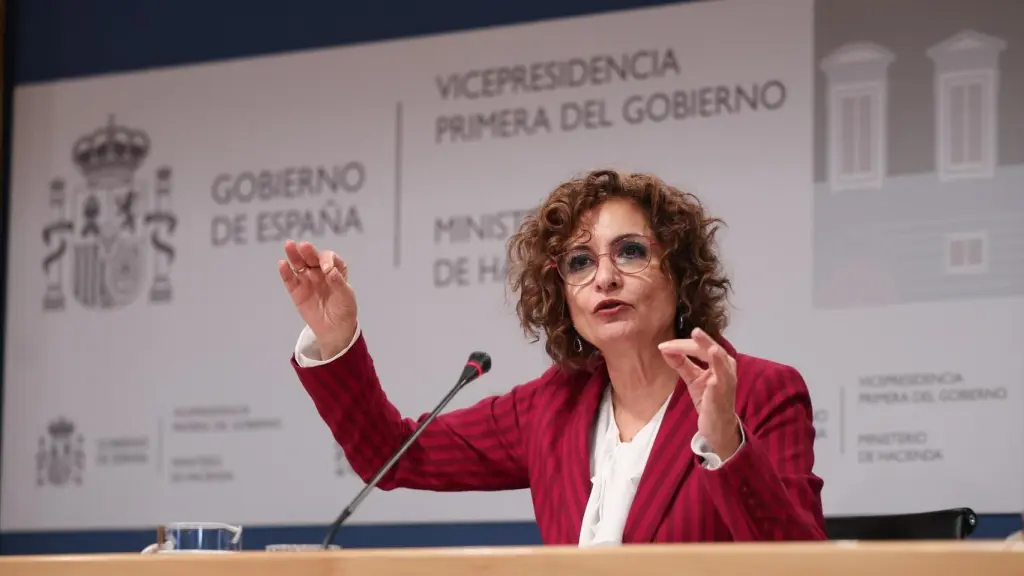 Montero limita la invitación a un "café de trabajo" en la Delegación ...