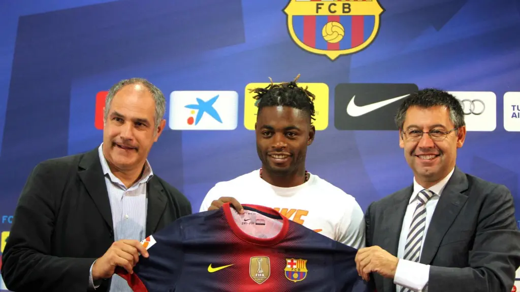 Alex Song, exjugador de fútbol de 38 años, explica su actitud ante el ...